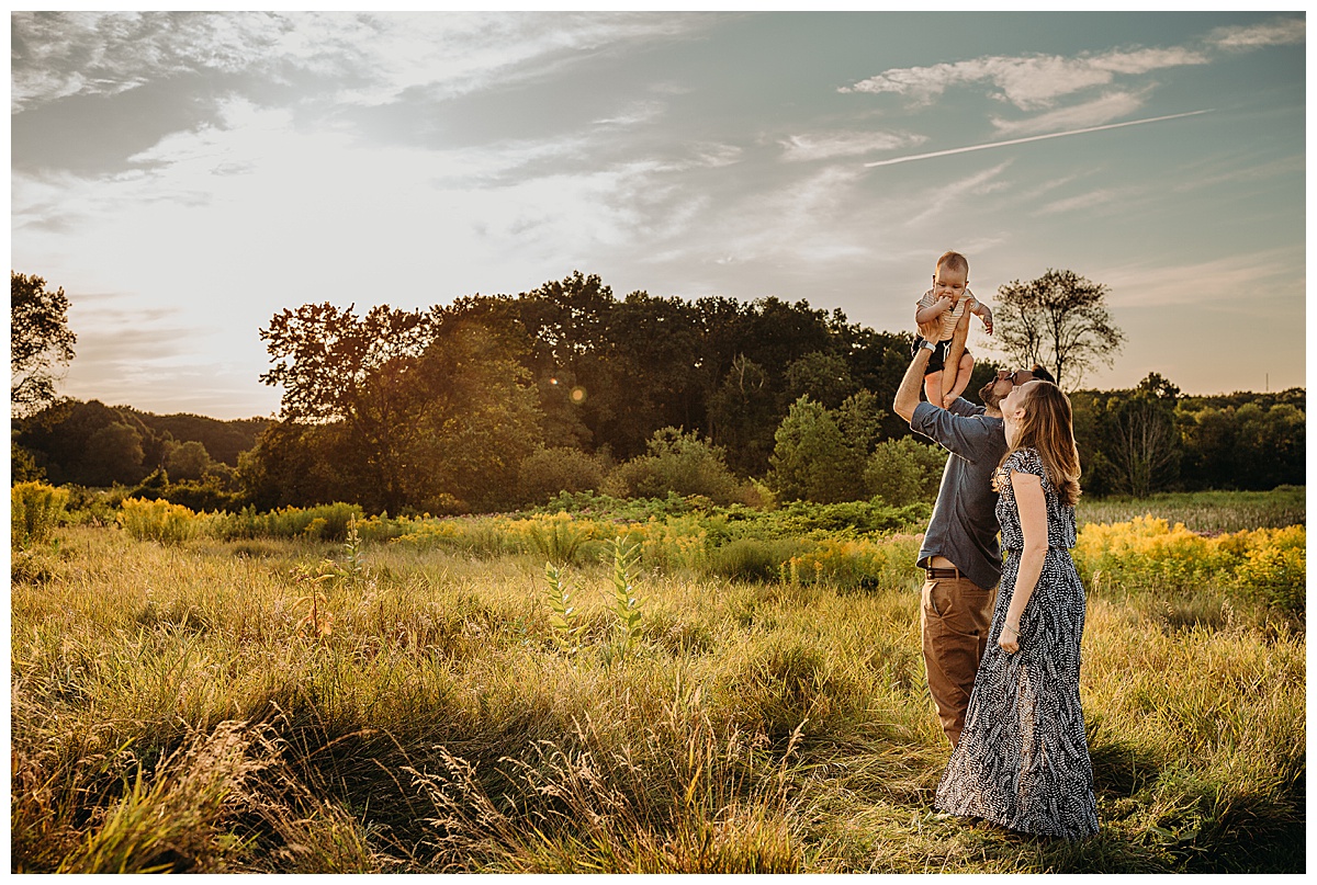 Choosing a Good Outdoor Location for Family Photos - Showit Blog